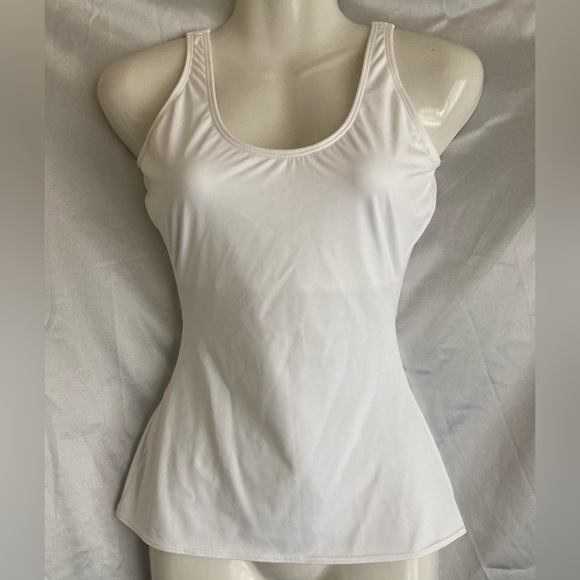 Assets By Spanx | Tops | Nwot White Contoured Cami Tank Top By Assets ...